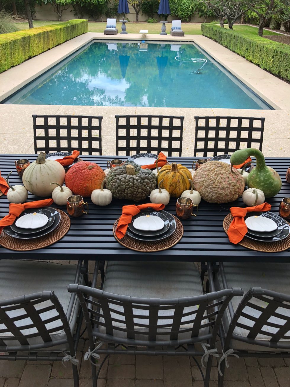 How to Create the Easiest All-Pumpkin Fall Tablescape - to have + to host