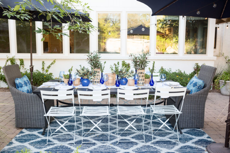 Mediterranean-Inspired Dinner Party: Blues, Whites and Earthy Neutrals ...