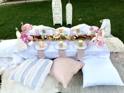 Moroccan Party: Picnic on the Lawn - to have + to host
