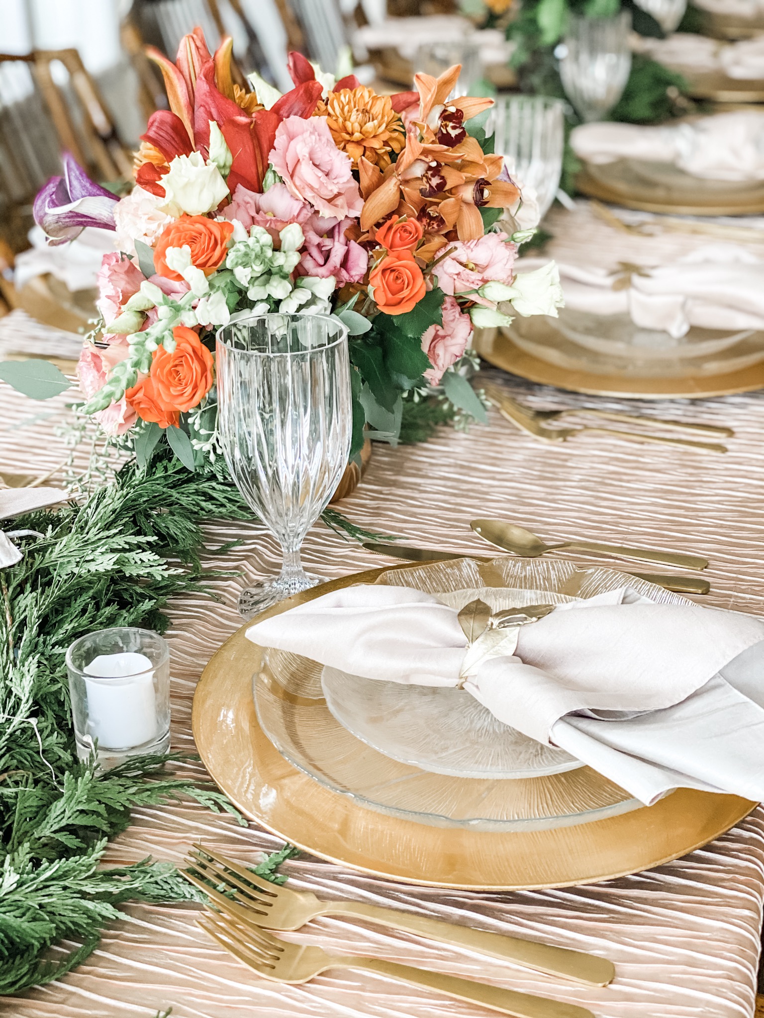 Beautiful Table Setting: Blush, Coral and Violet - to have + to host