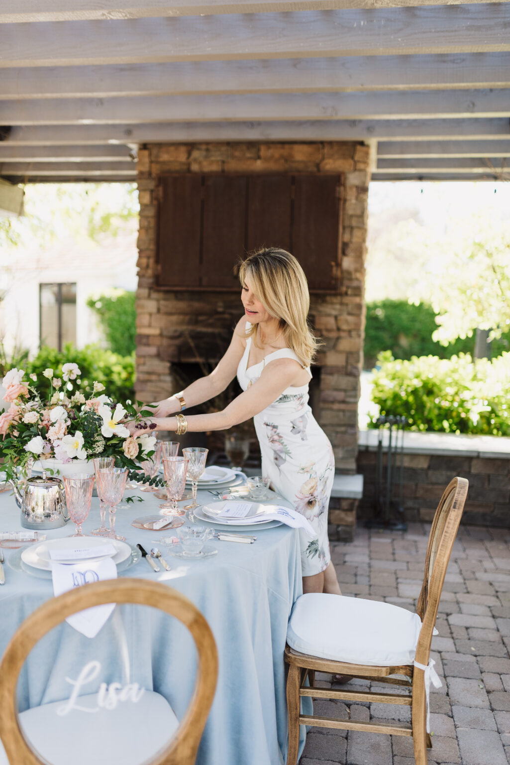 The New Micro Event Trend: A Modern Tea Party - to have + to host