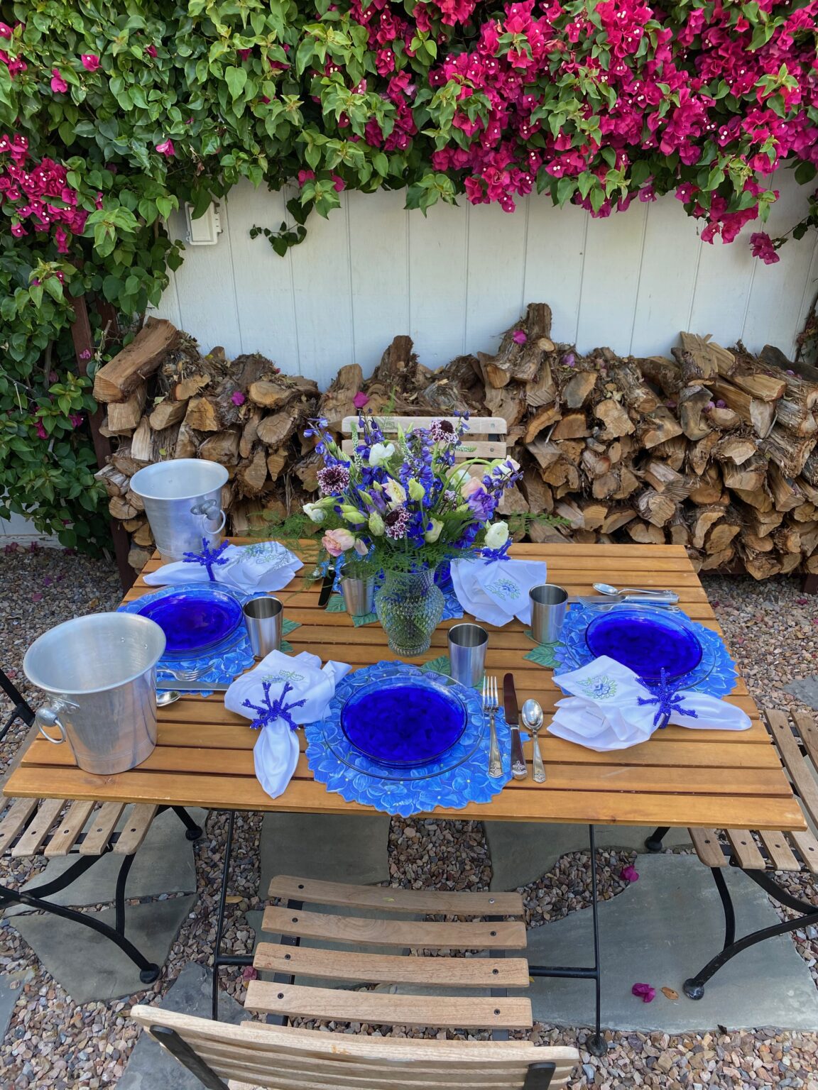 Purple and Blue Table: Dinner in the Garden - to have + to host