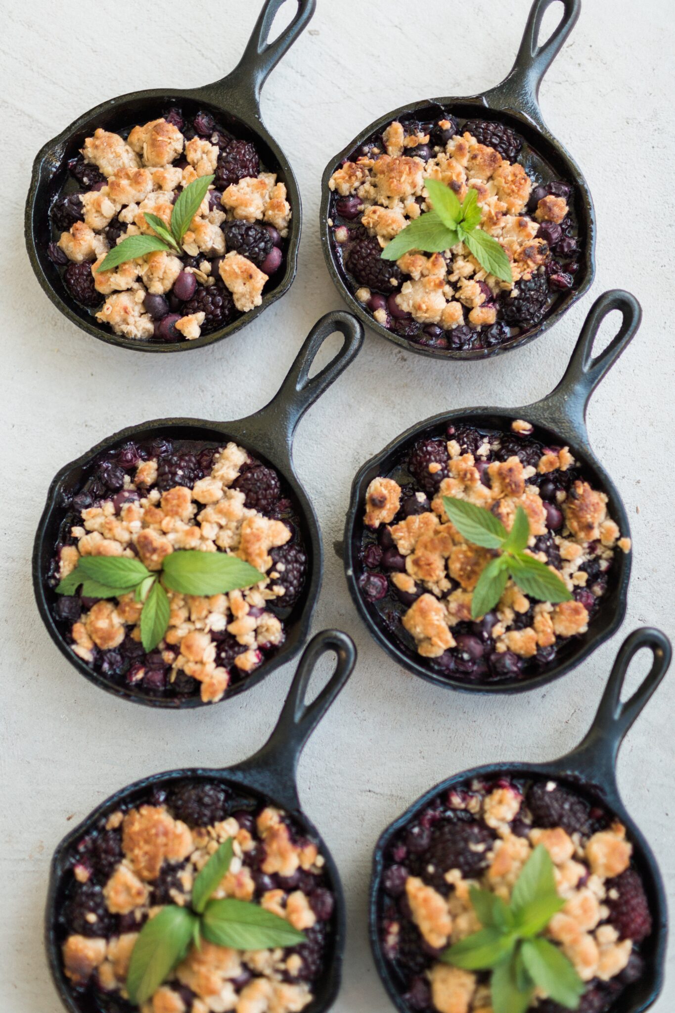 Best Summer Berry Recipes: Mini Blackberry Cobbler - to have + to host