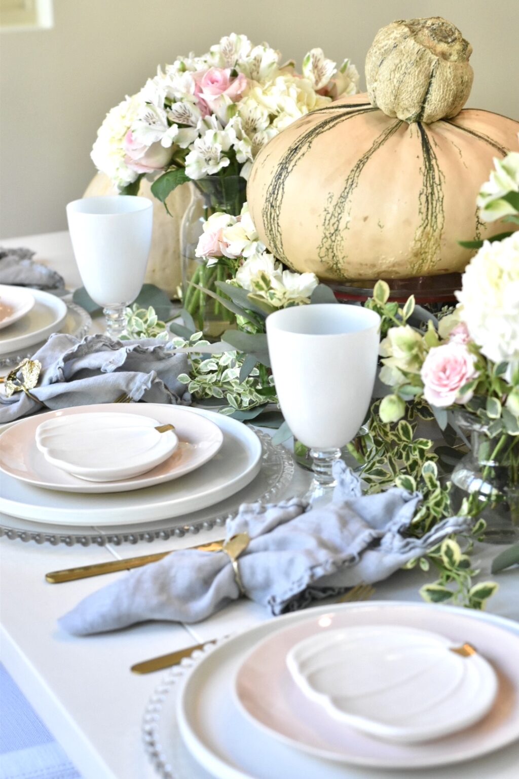 White Fall Table: Neutral Pumpkin Decor - to have + to host